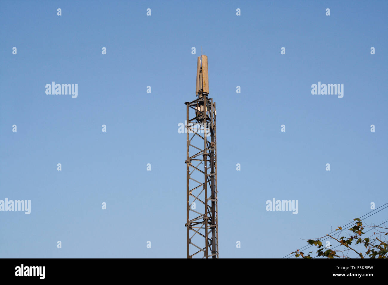 Mobile Phone Telecommunications Mast Uk Stock Photos & Mobile Phone Telecommunications Mast Uk ...