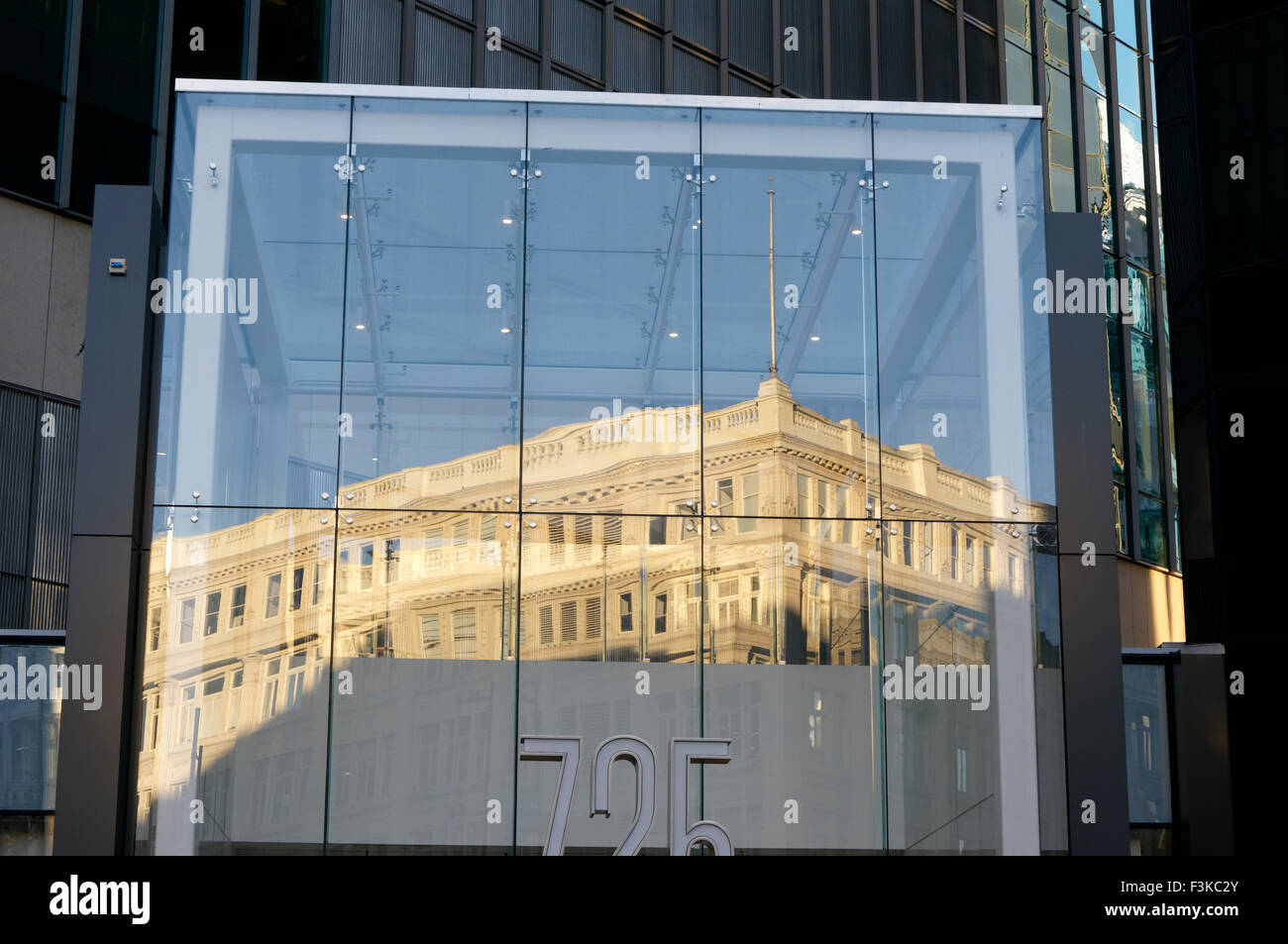 New store building hi-res stock photography and images - Alamy