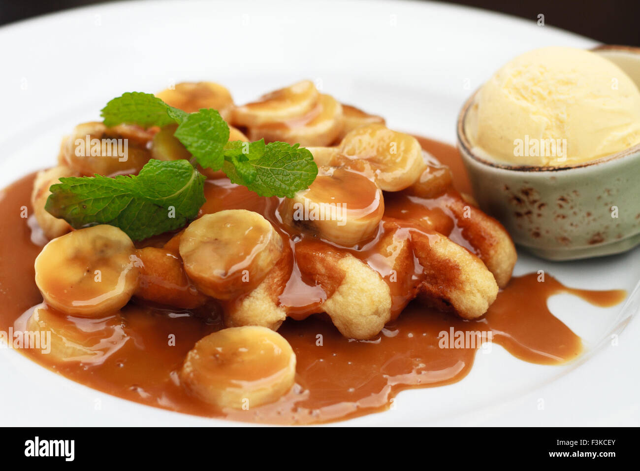 Banoffee waffle dairy desserts hi-res stock photography and images - Alamy