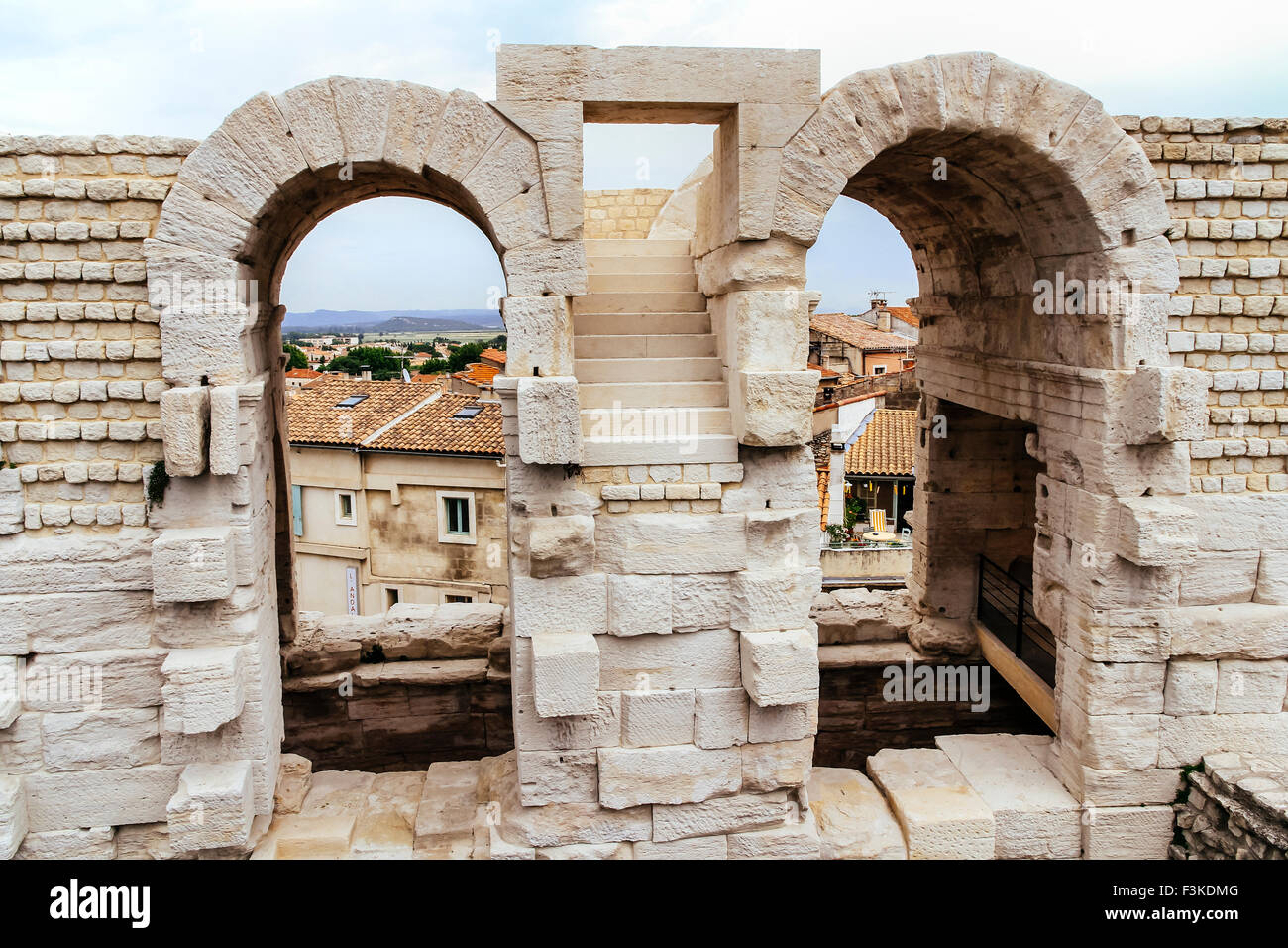 View through roman arches hi-res stock photography and images - Alamy