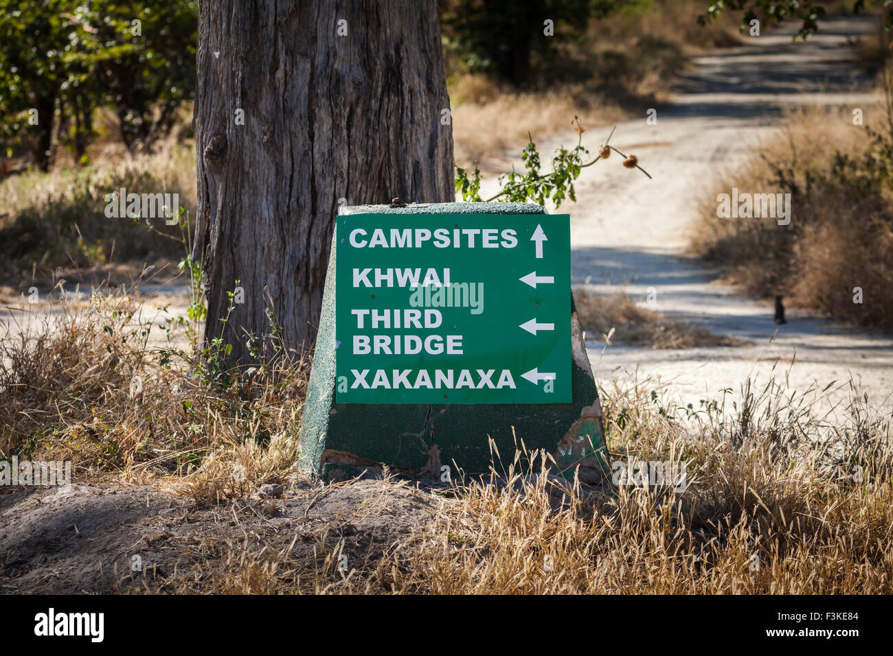 Game reserve sign hi-res stock photography and images - Alamy