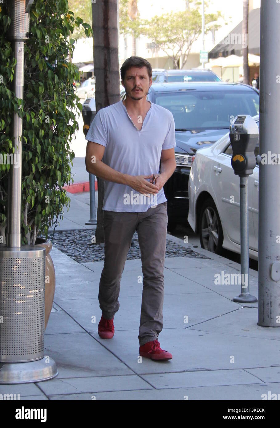 Pedro Pascal spotted out to lunch in Beverly Hills Featuring: Pedro ... Pedro Pascal spotted out to lunch in Beverly Hills Featuring: Pedro ...