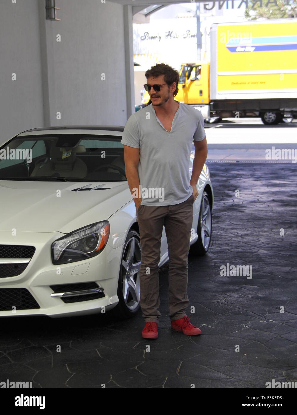 Pedro Pascal spotted out to lunch in Beverly Hills Featuring: Pedro ...