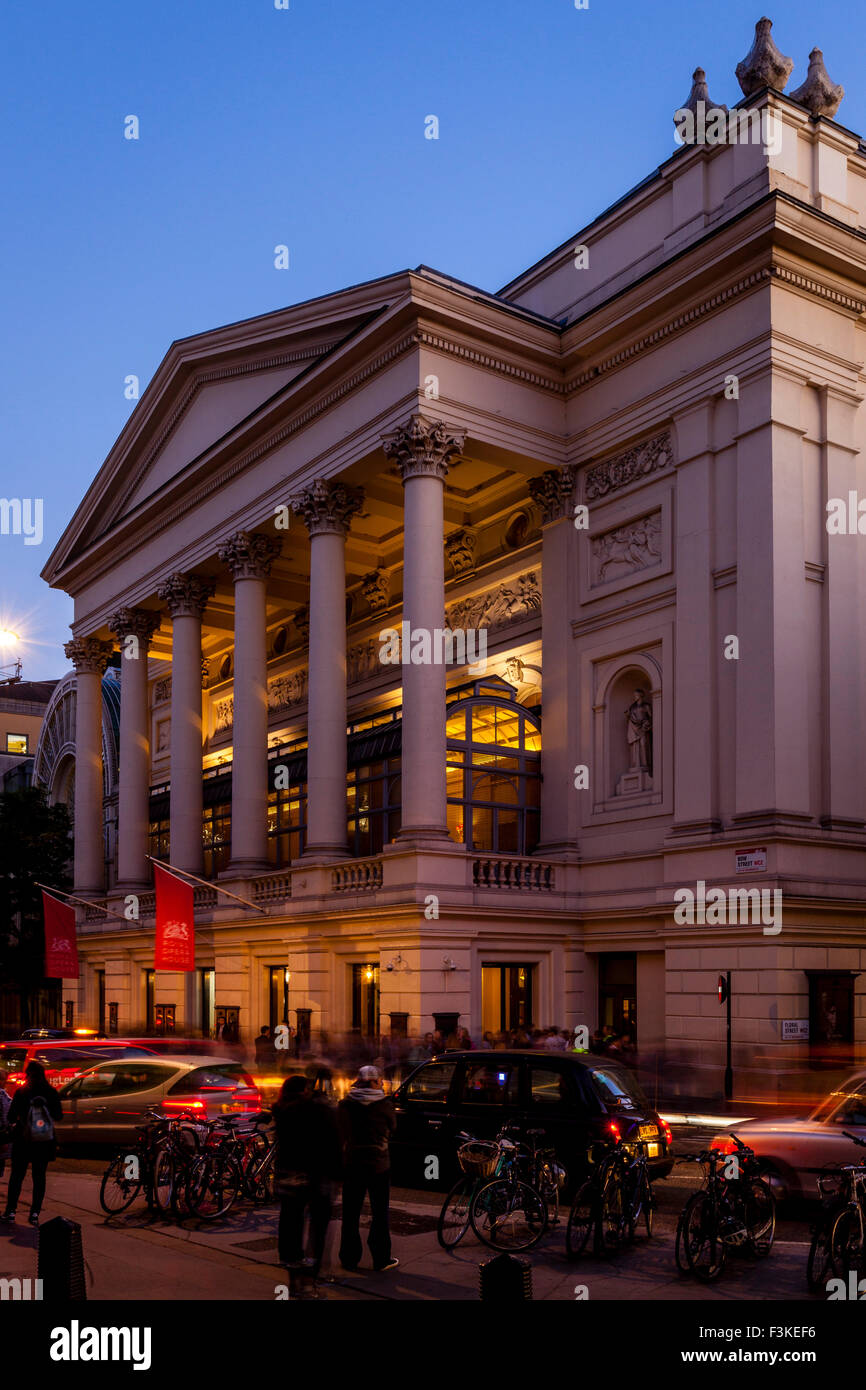 Royal opera house covent garden hi-res stock photography and images - Alamy