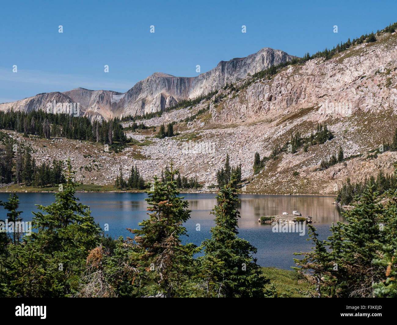 The snowy range of the rocky mountains hi-res stock photography and ...