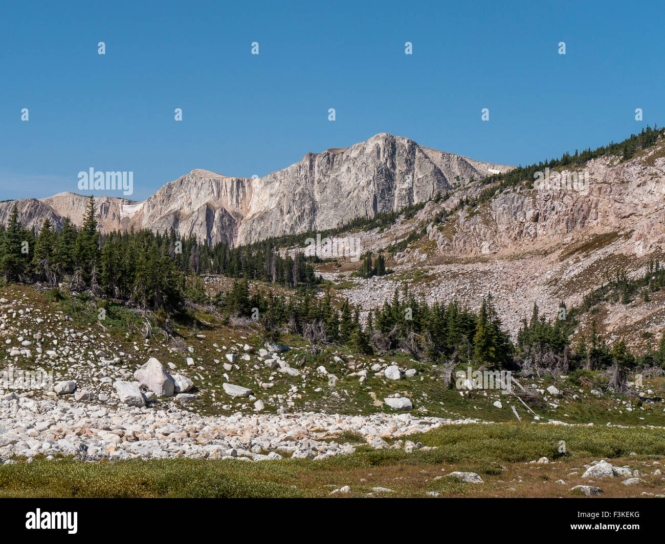 Snowy mountains range hi-res stock photography and images - Alamy