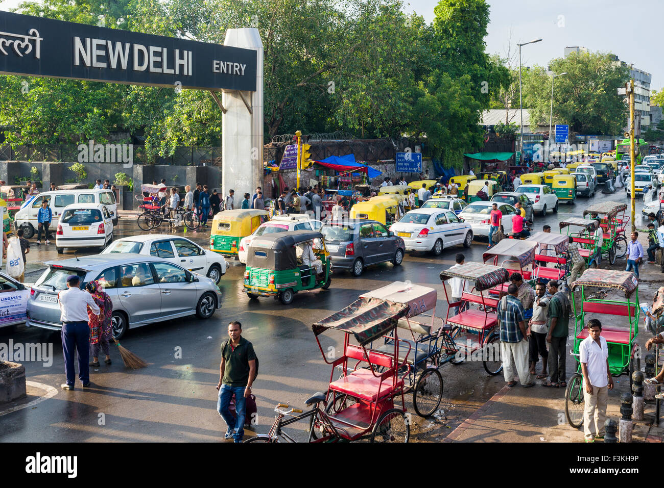 New delhi street hi-res stock photography and images - Alamy