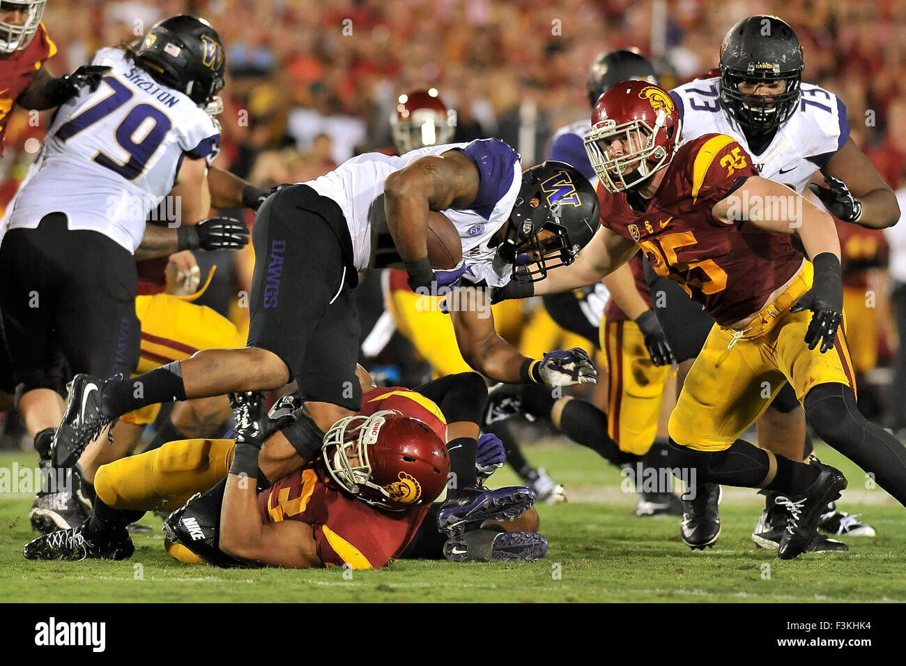 Los Angeles, CA, USA. 8th Oct, 2015. Washington Huskies fullback Dwayne ...