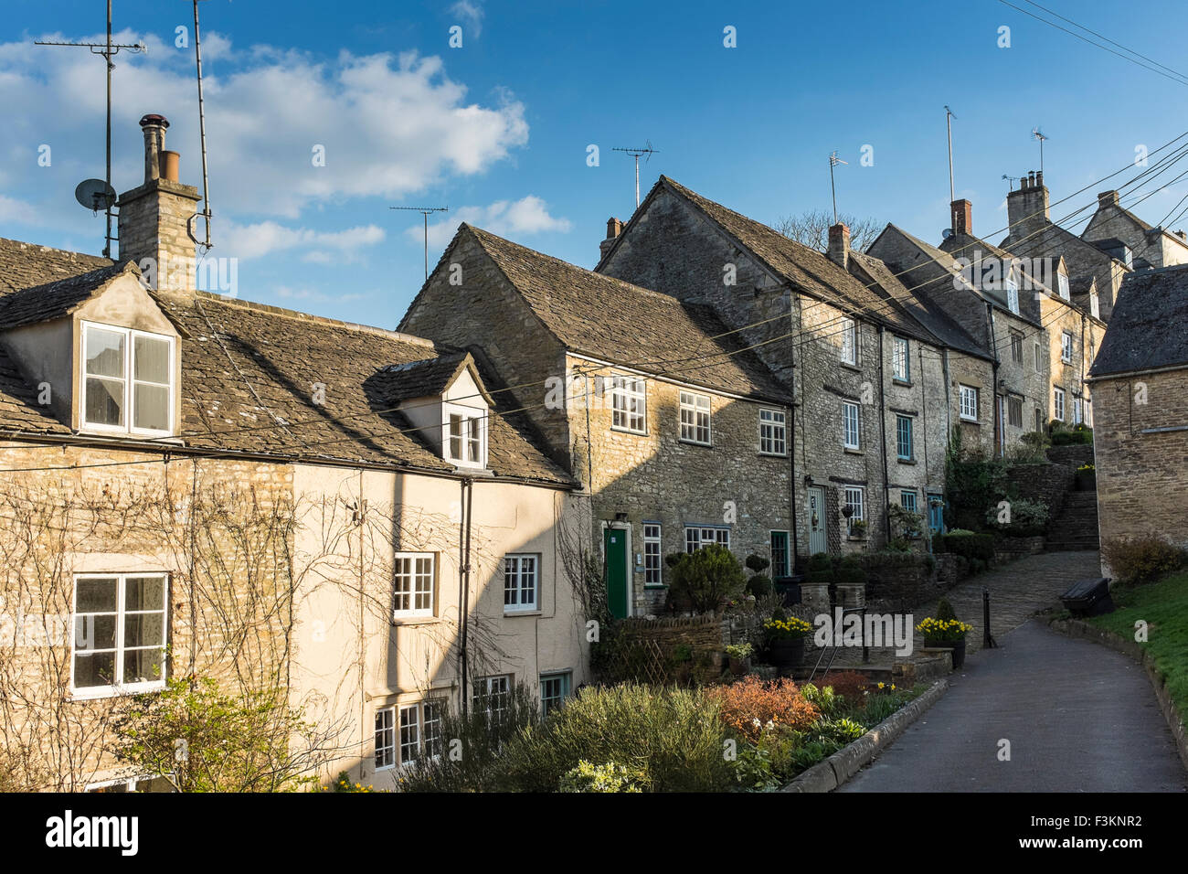 Cotswold stone cottages in Chipping Steps in Tetbury, Gloucestershire ...