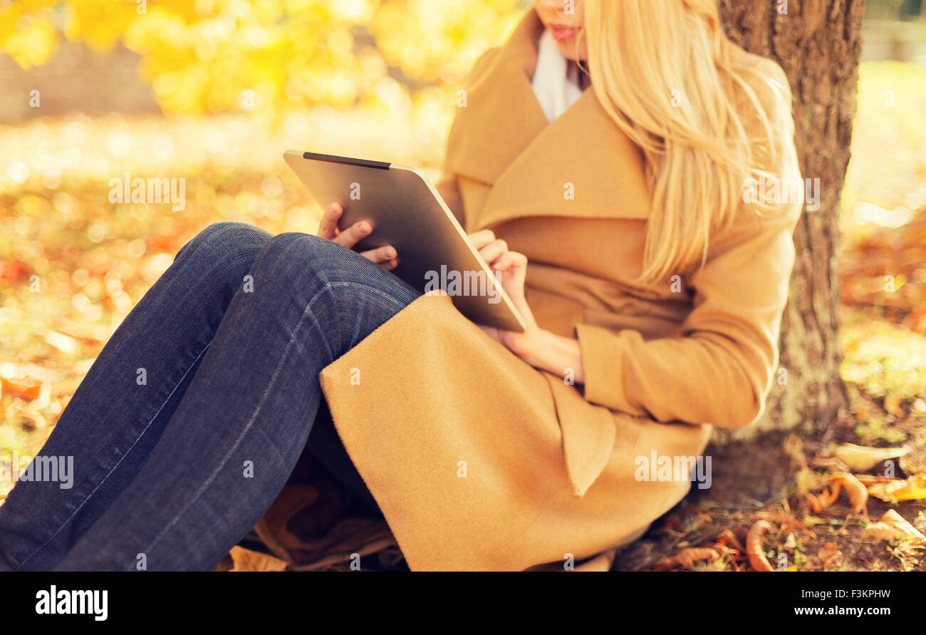 Young teen sitting tablet hi-res stock photography and images - Alamy