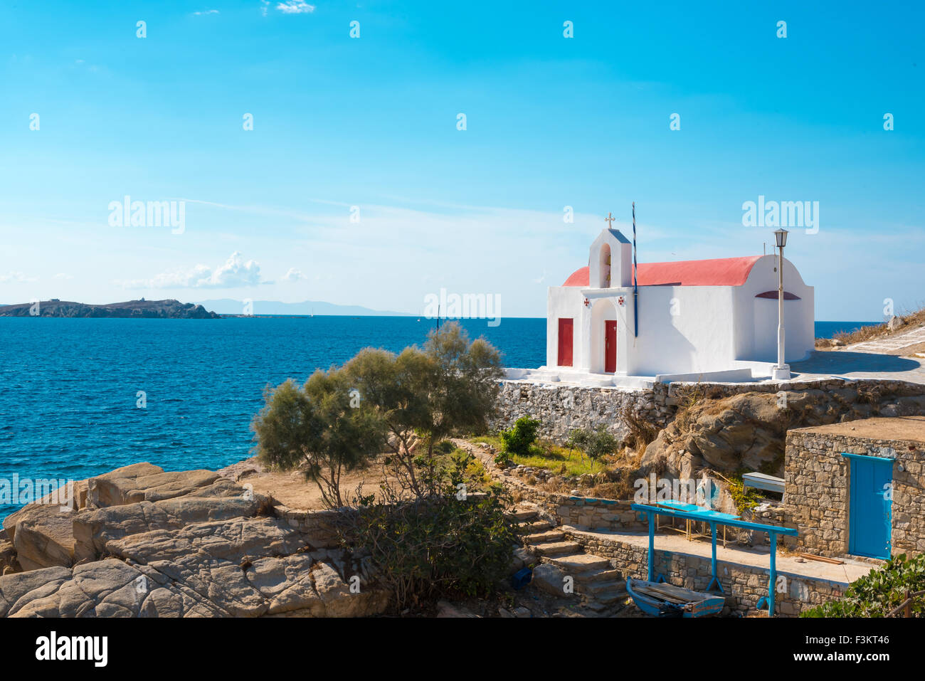 small greek orthodox chapel at the seaside in mykonos Stock Photo - Alamy