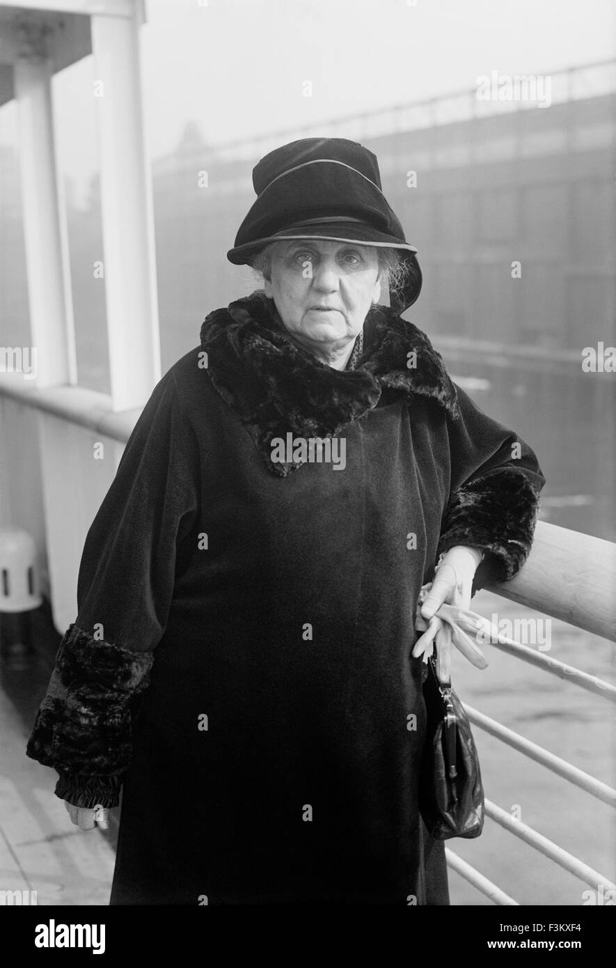 JANE ADDAMS (1860-1935) American reformer about 1925. Photo Bain News ...