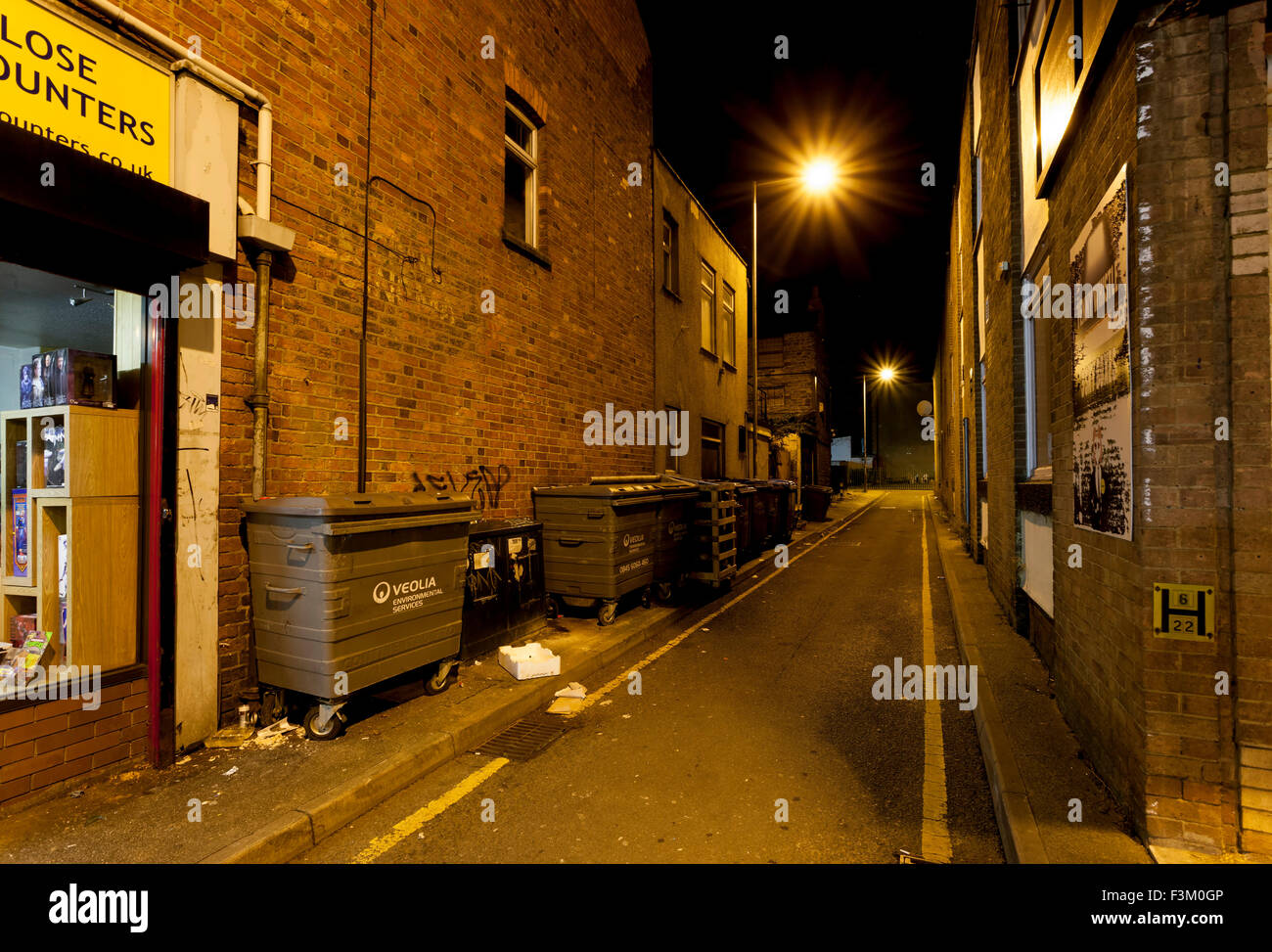 Rubbish Bins Alleyway High Resolution Stock Photography and Images - Alamy