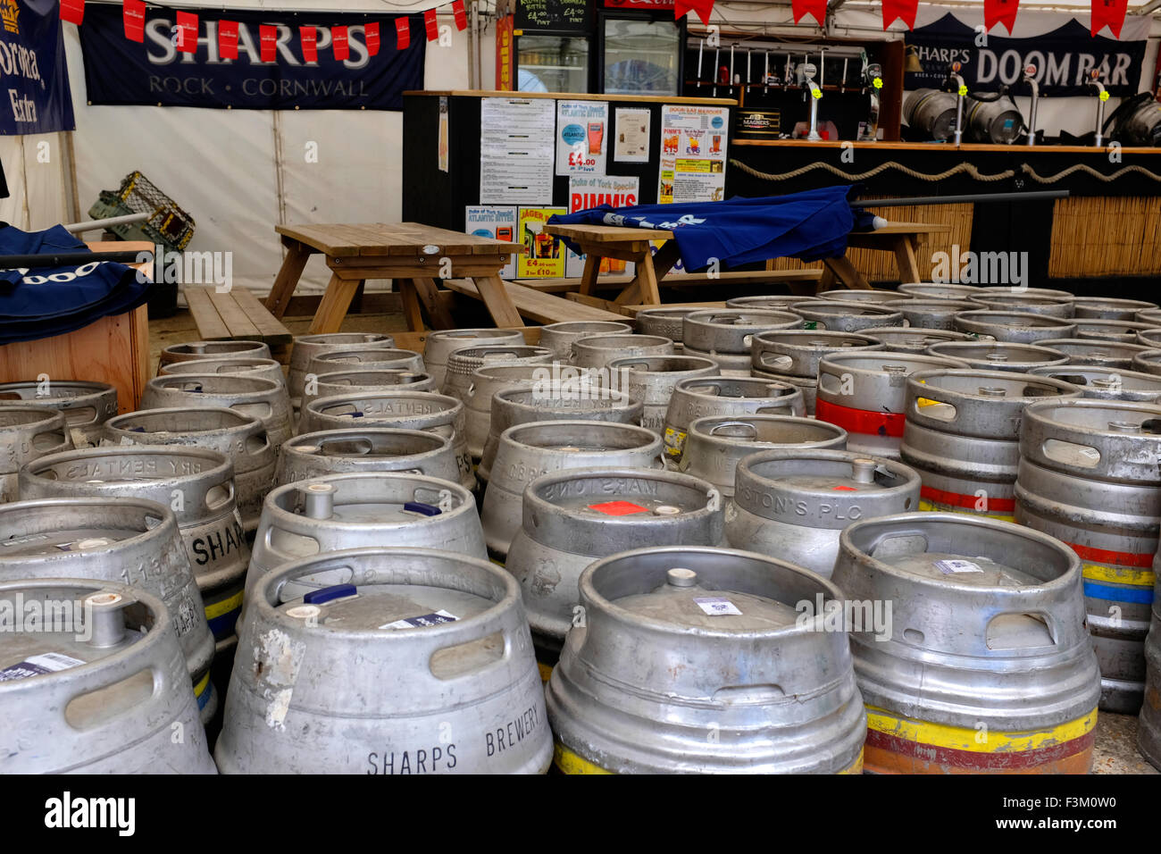 Real ale barrels hi-res stock photography and images - Alamy