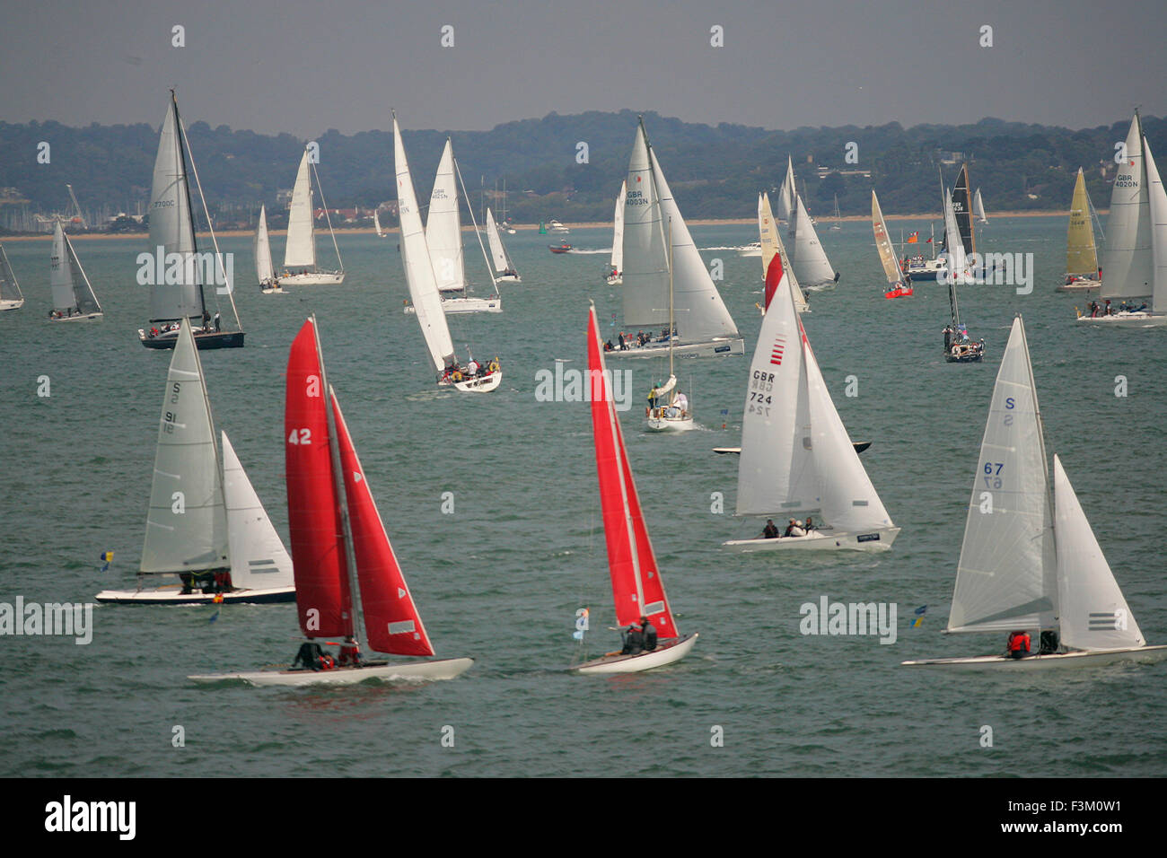 Big boats racing hi-res stock photography and images - Alamy