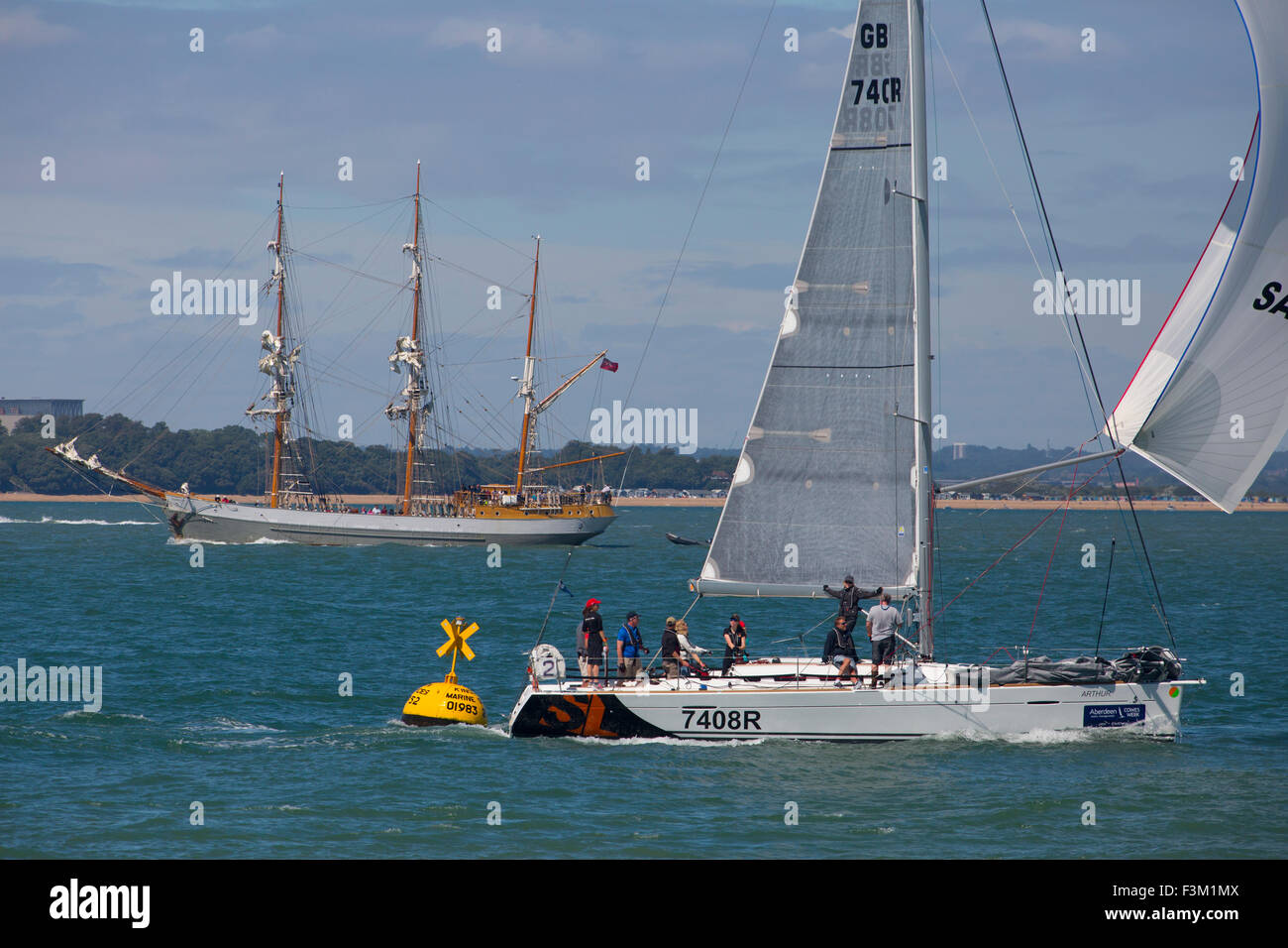 Big Boat Racing High Resolution Stock Photography and Images - Alamy