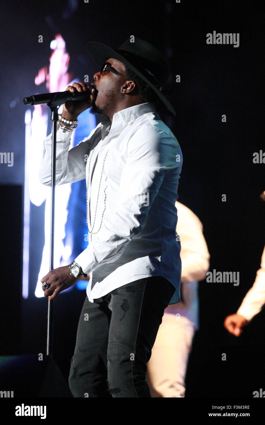 Anthony Hamilton performs at the Dell Music Center in Philadelphia ...