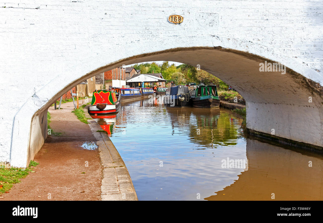Middlewich canal hi-res stock photography and images - Alamy