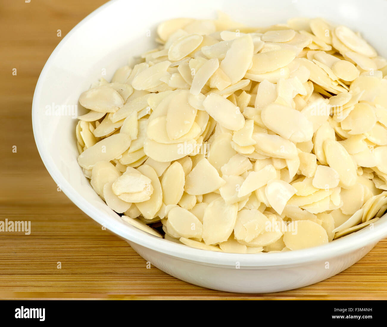 Flakes almonds hi-res stock photography and images - Alamy