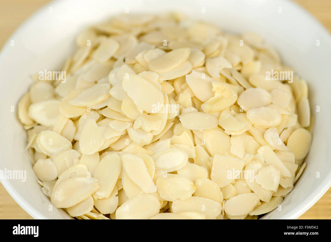 Almond slices hi-res stock photography and images - Alamy