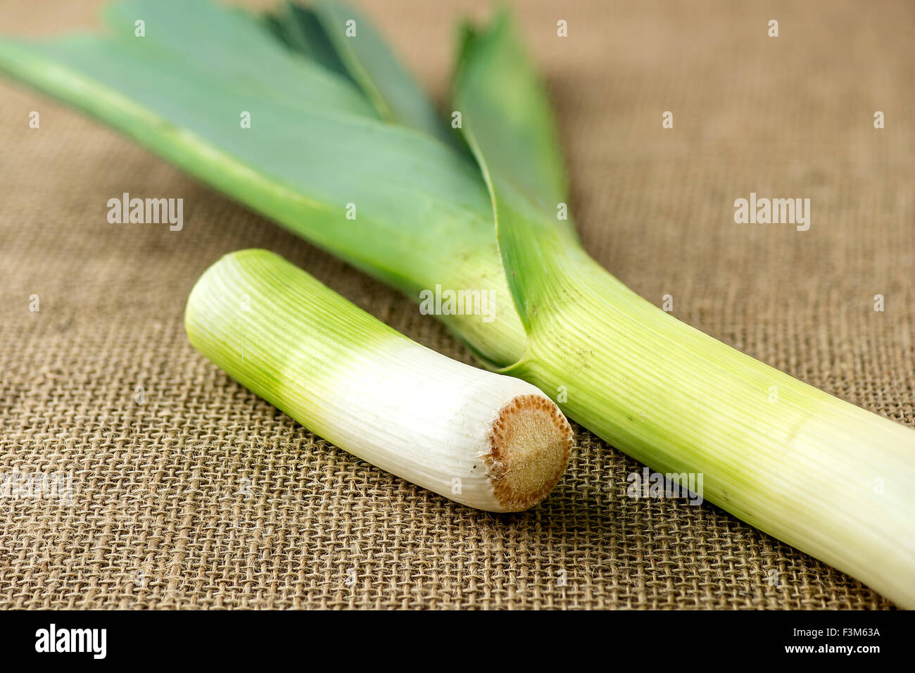 Organic leek vegetable Stock Photo - Alamy