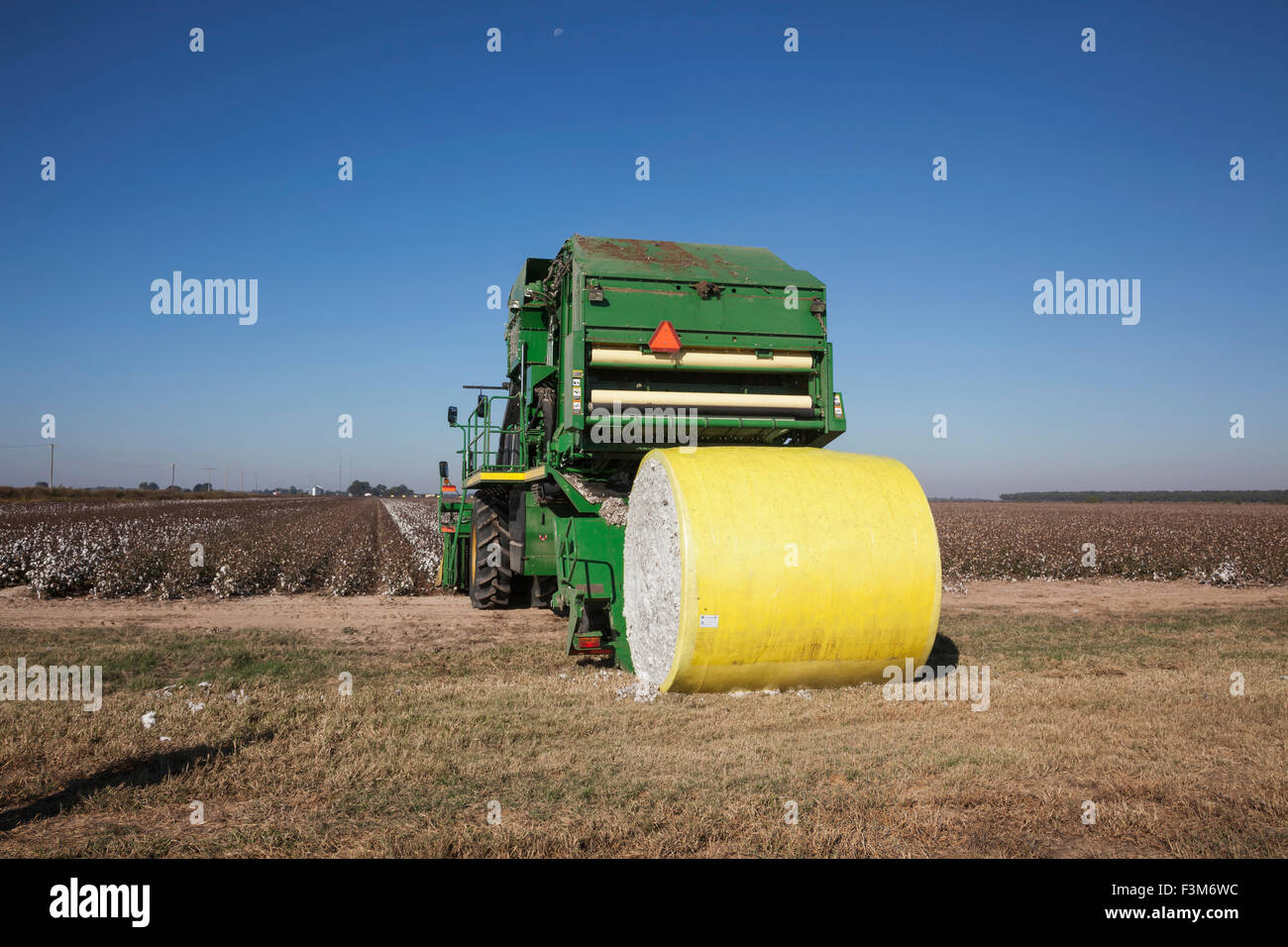 Cotton picker machine hi-res stock photography and images - Alamy