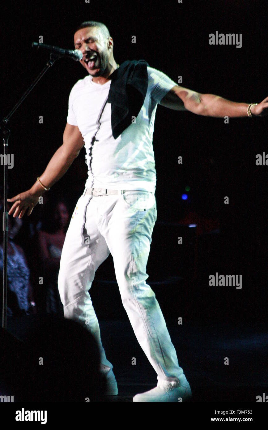 Lyfe Jennings performs at the Dell Music Center in Philadelphia ...