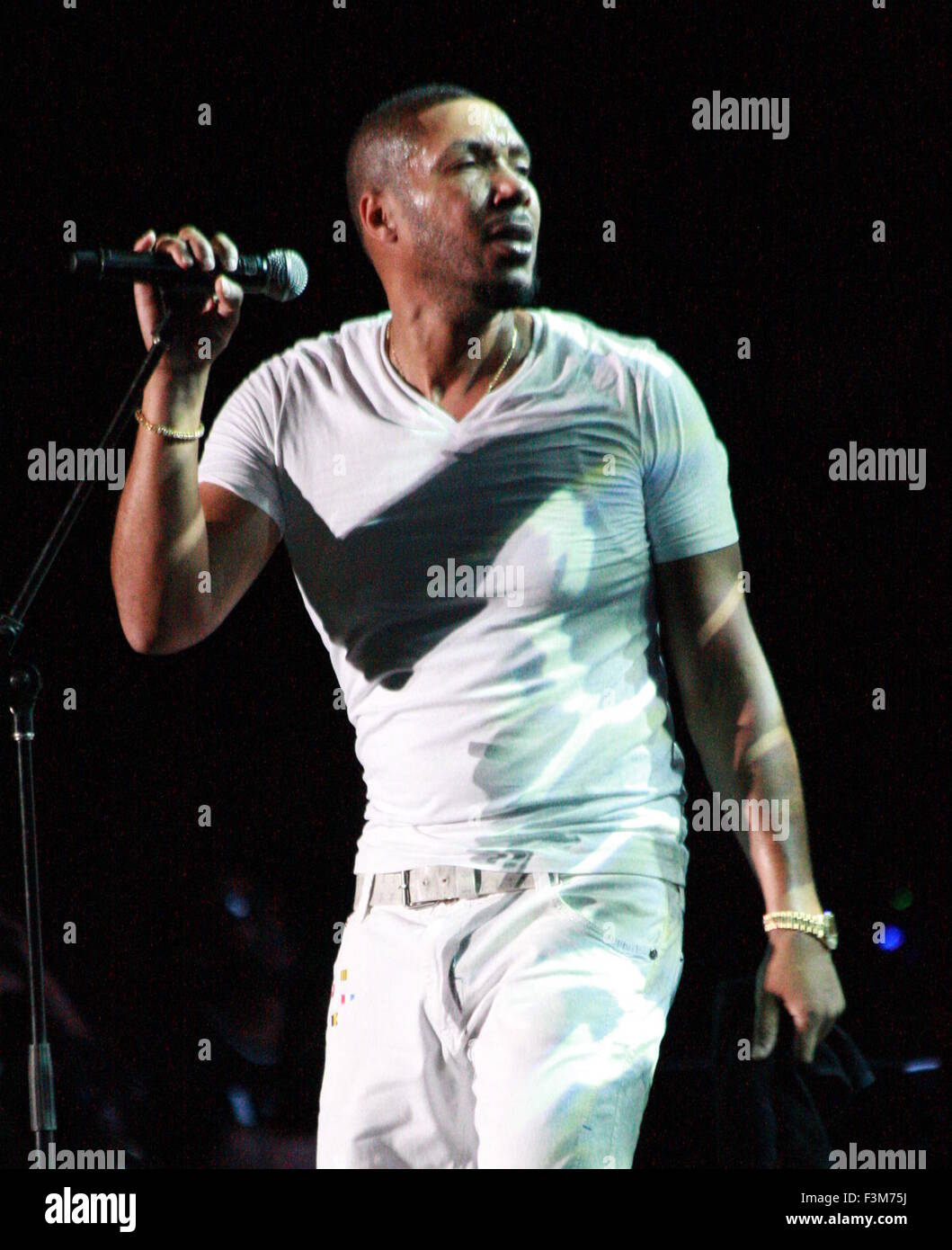 Lyfe Jennings performs at the Dell Music Center in Philadelphia ...