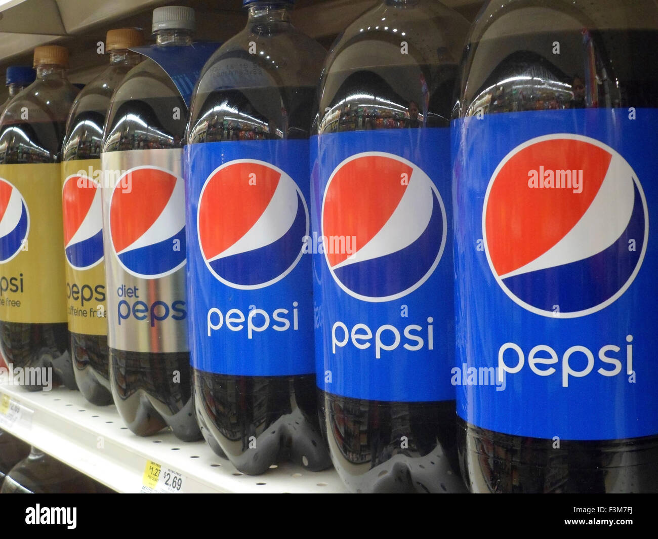 Bottles of Pepsi in a grocery store in New York on Monday, October 5 ...