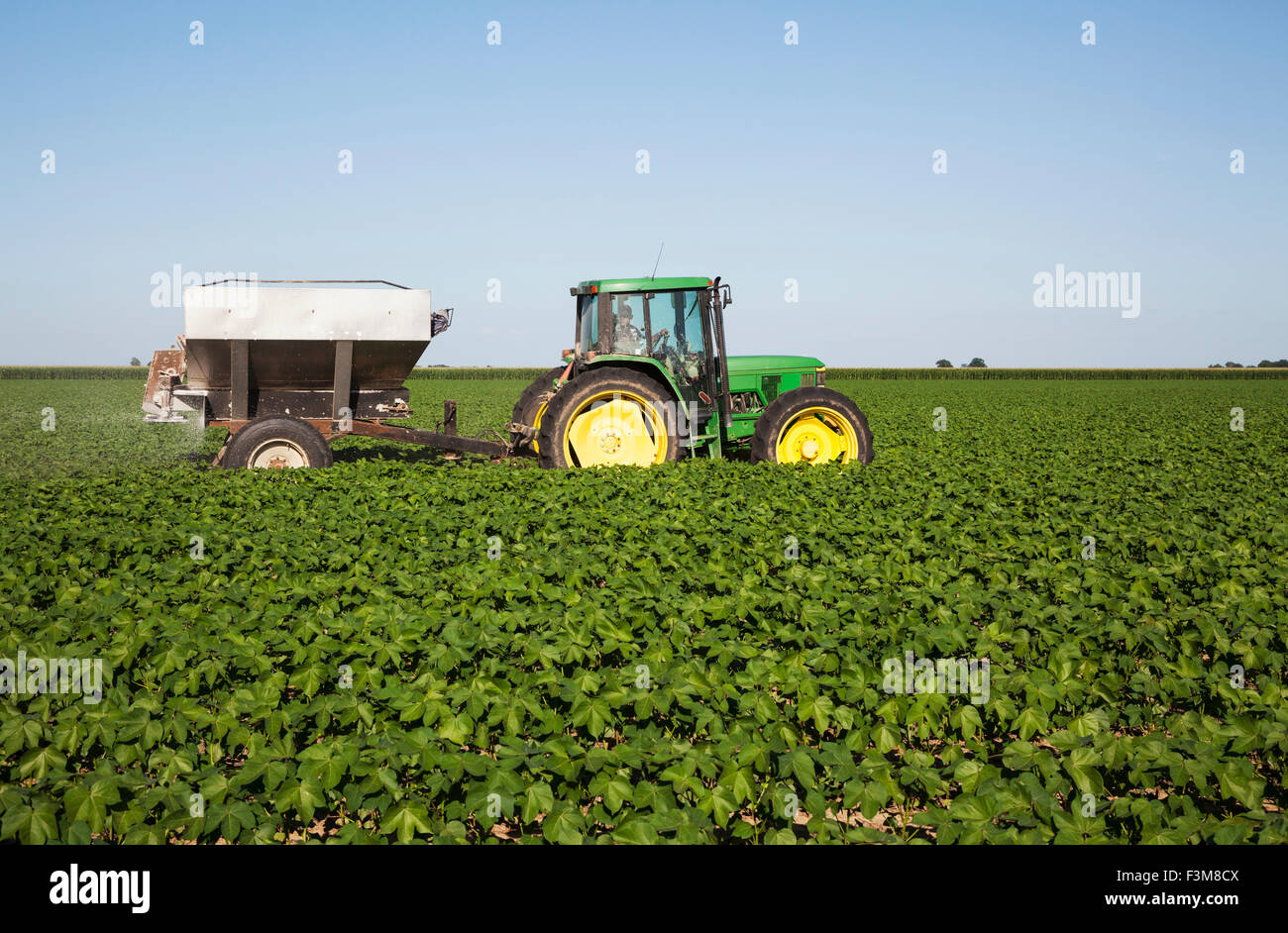 Crop sprayer hi-res stock photography and images - Alamy