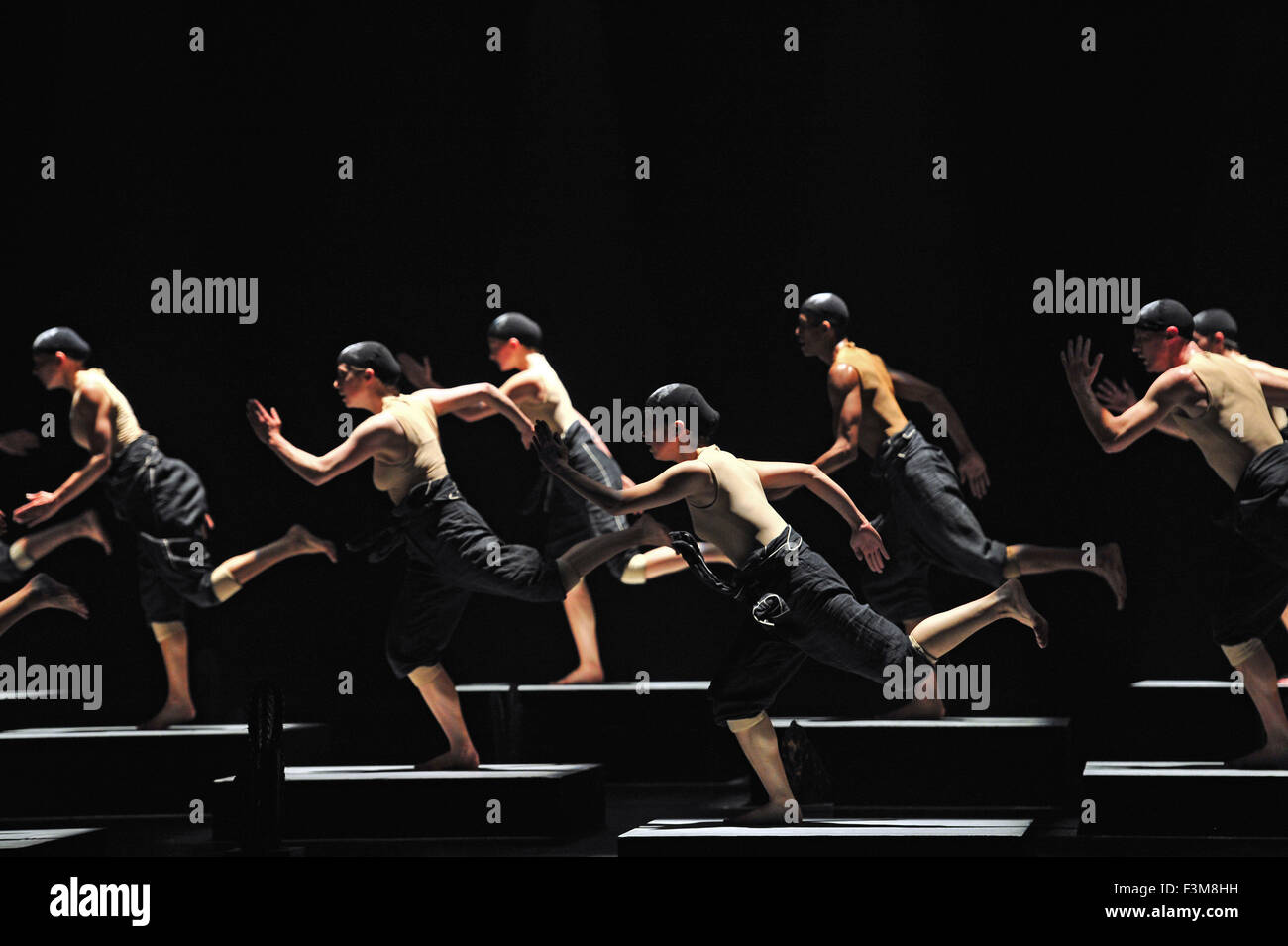 Nederlands dans theater hi-res stock photography and images - Alamy