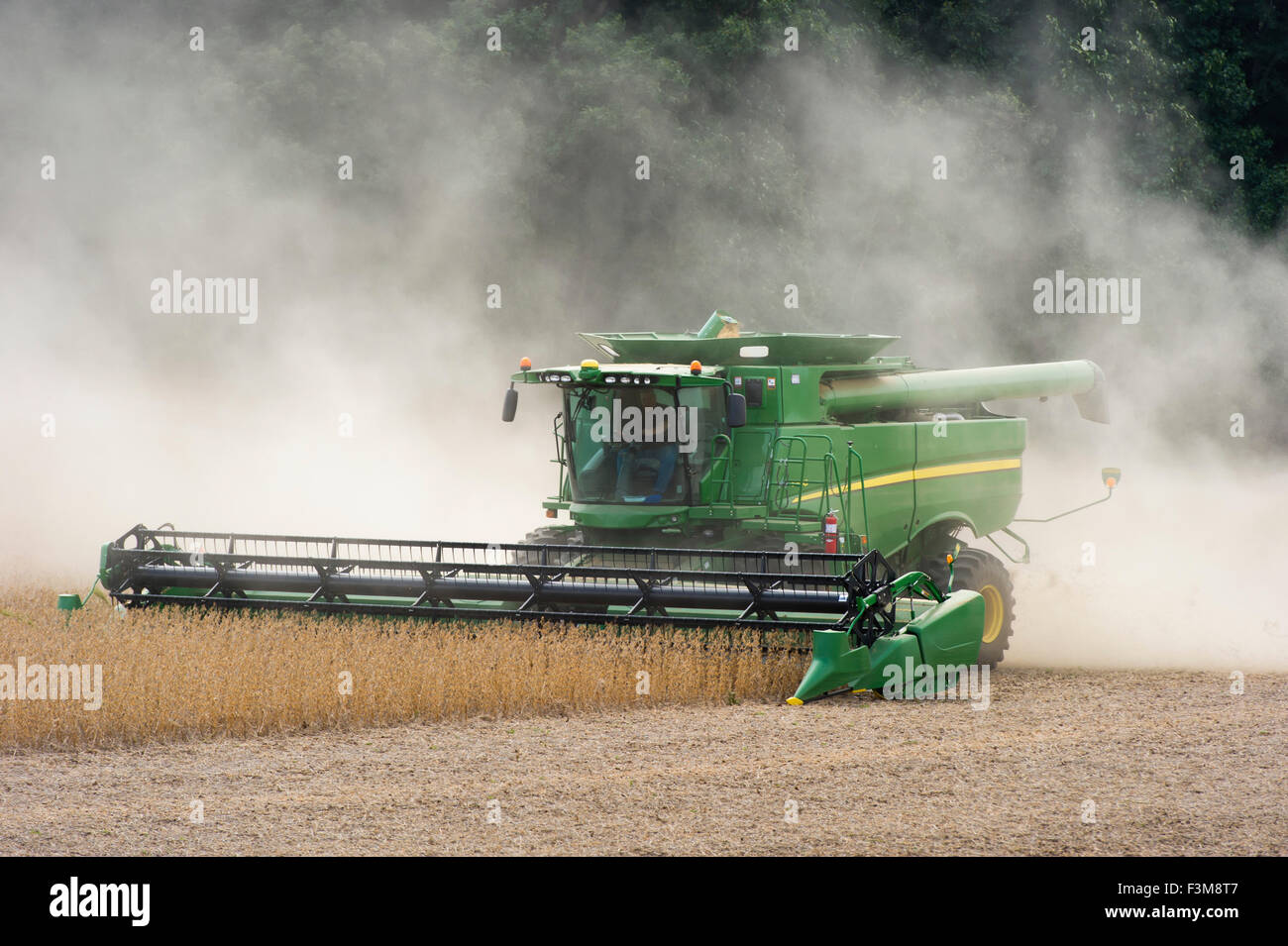 Full harvester hi-res stock photography and images - Alamy