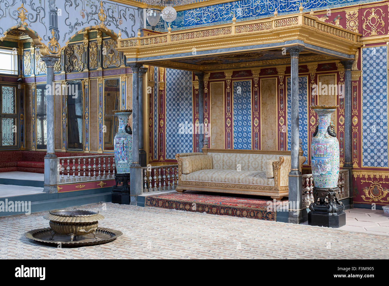Inside the Harem within the Topkapi Palace, Istanbul, Turkey Stock ...