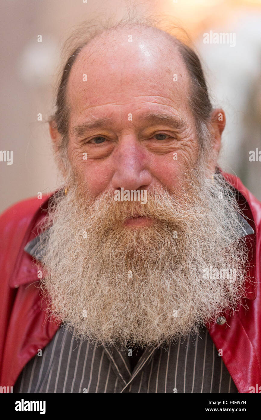 Woodstock, Oxfordshire, UK. 9th October, 2015. Pictured: artist ...