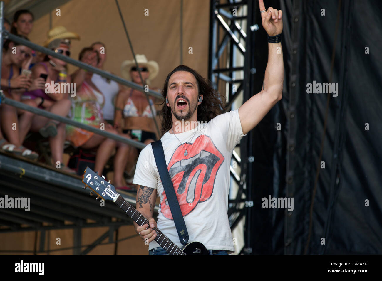 Jeff Coplan of Blackjack Billy in performance at the Kicker Country ...