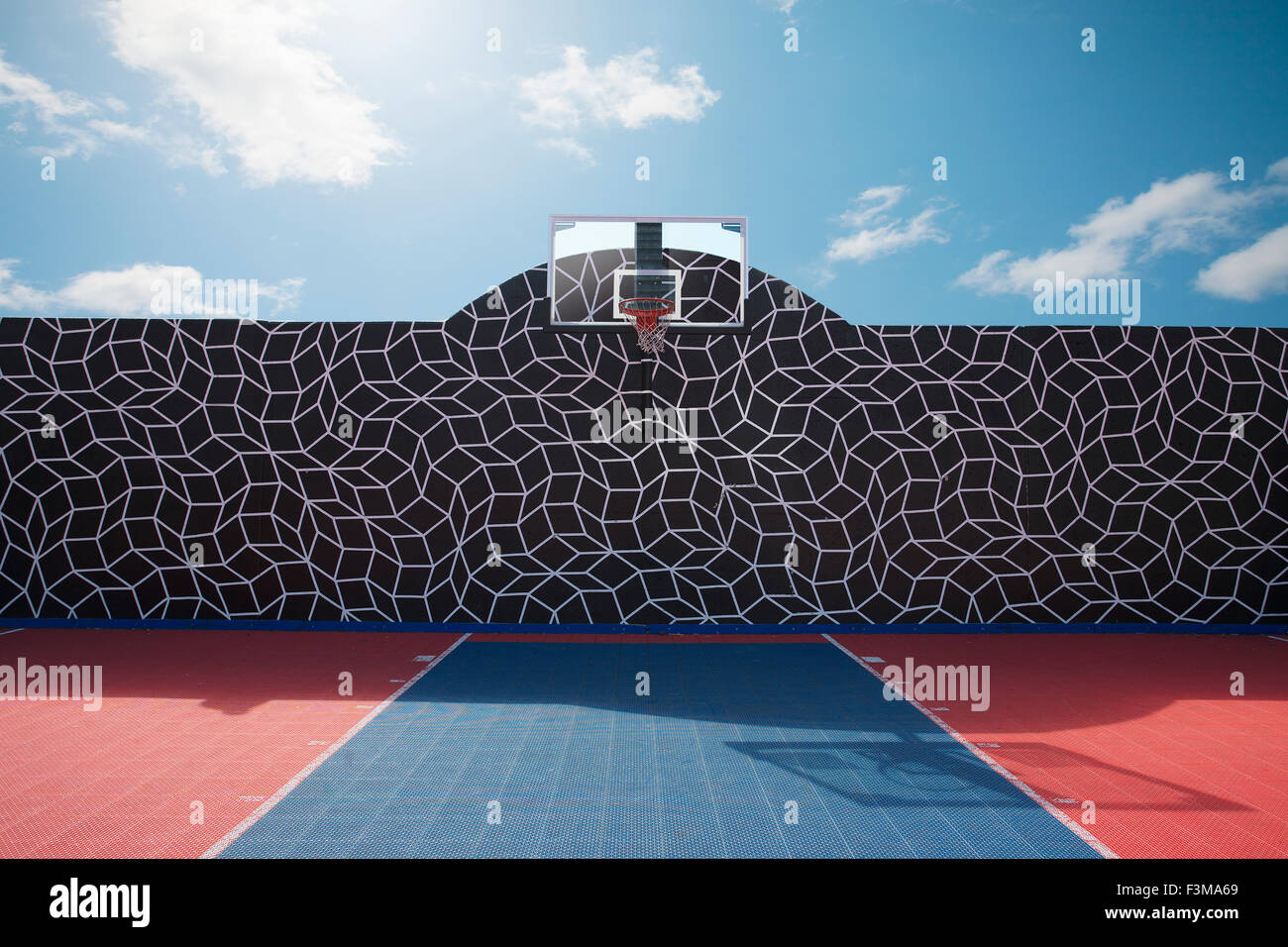 Concrete basketball court hi-res stock photography and images - Alamy