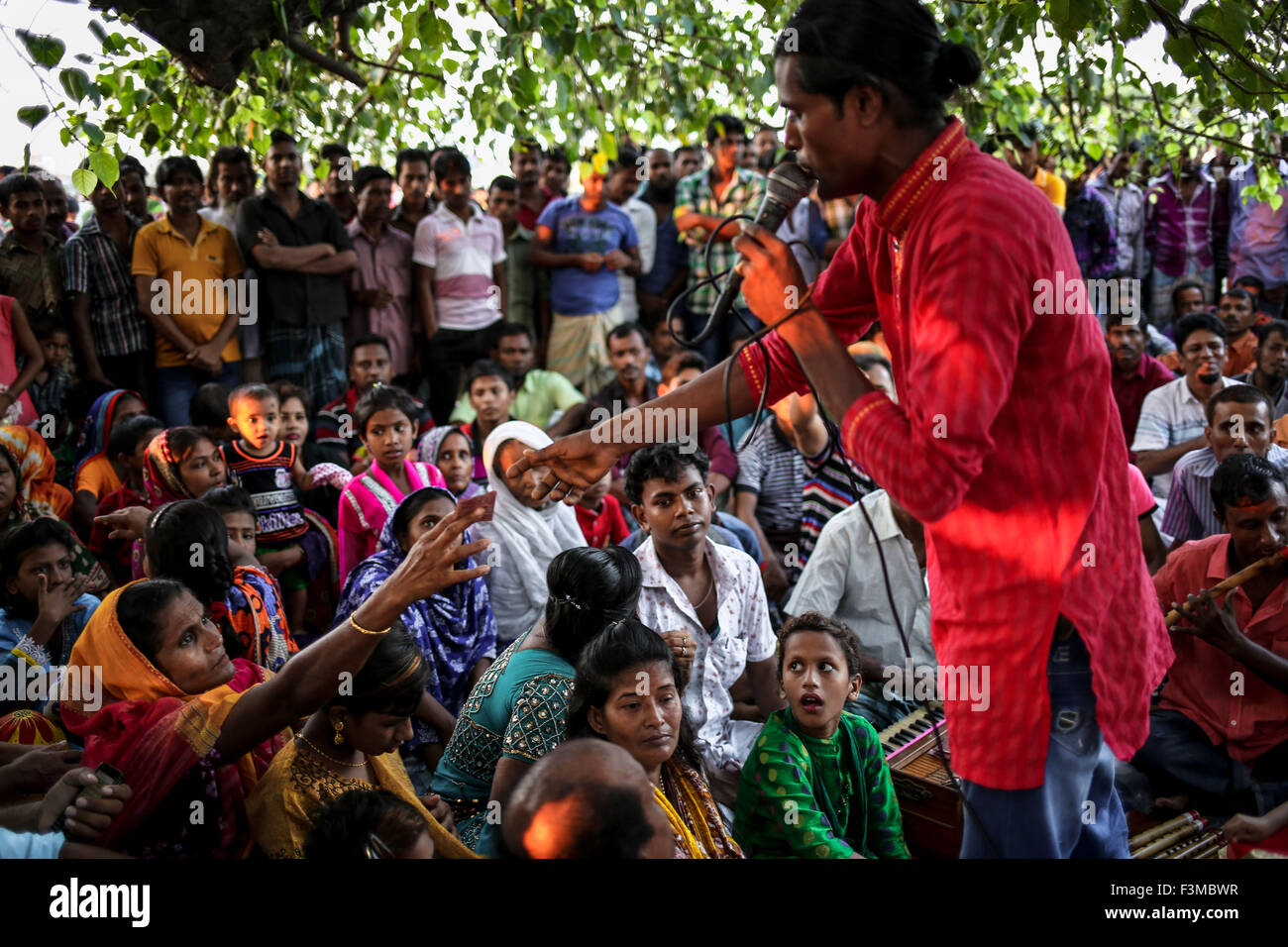 Bangladesh folk singer hi-res stock photography and images - Alamy
