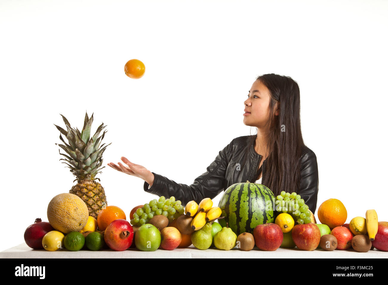 Juggling fruit child hi-res stock photography and images - Alamy