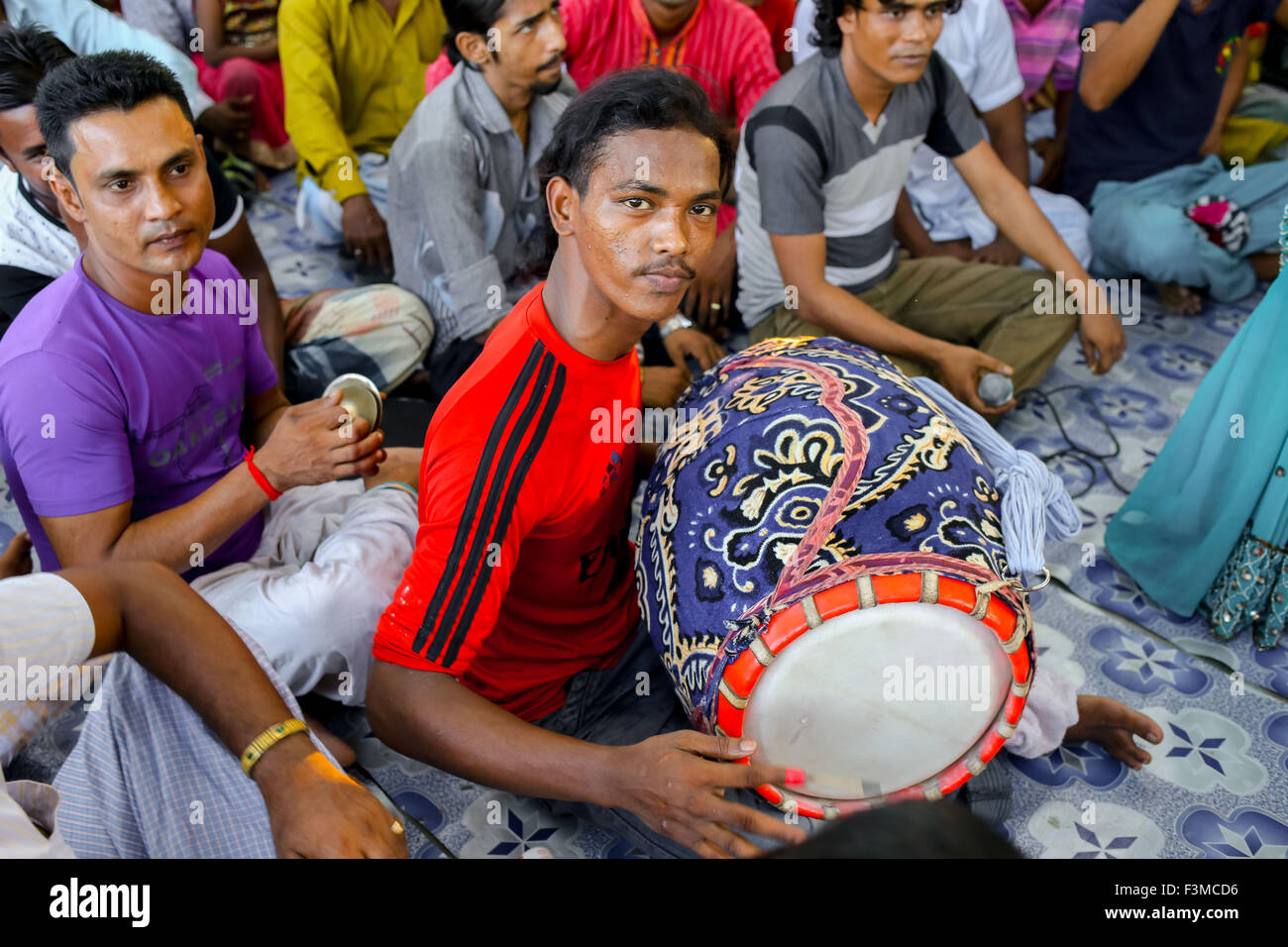 Bangladesh folk singer hi-res stock photography and images - Alamy