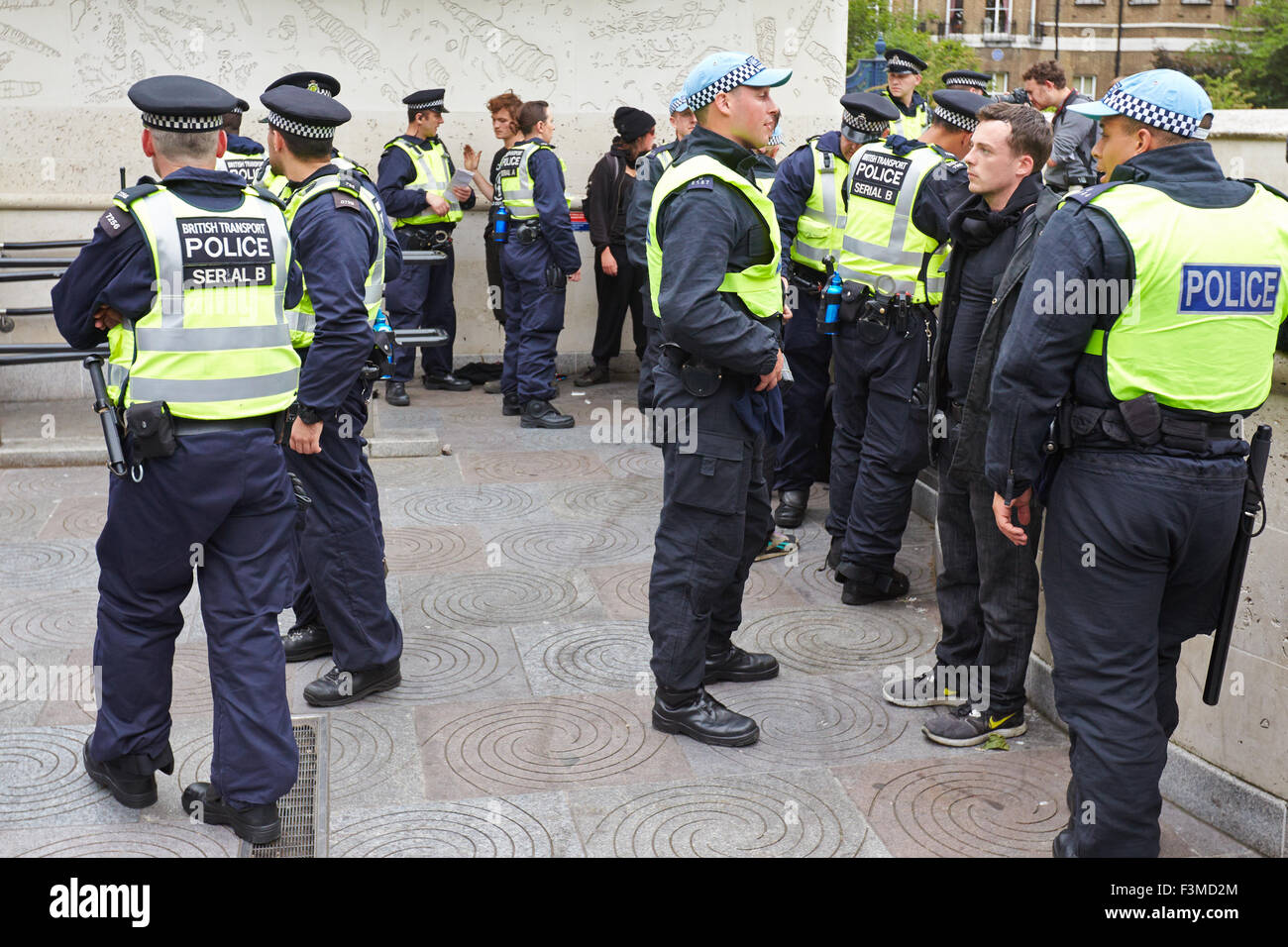 G8 london police hi-res stock photography and images - Alamy