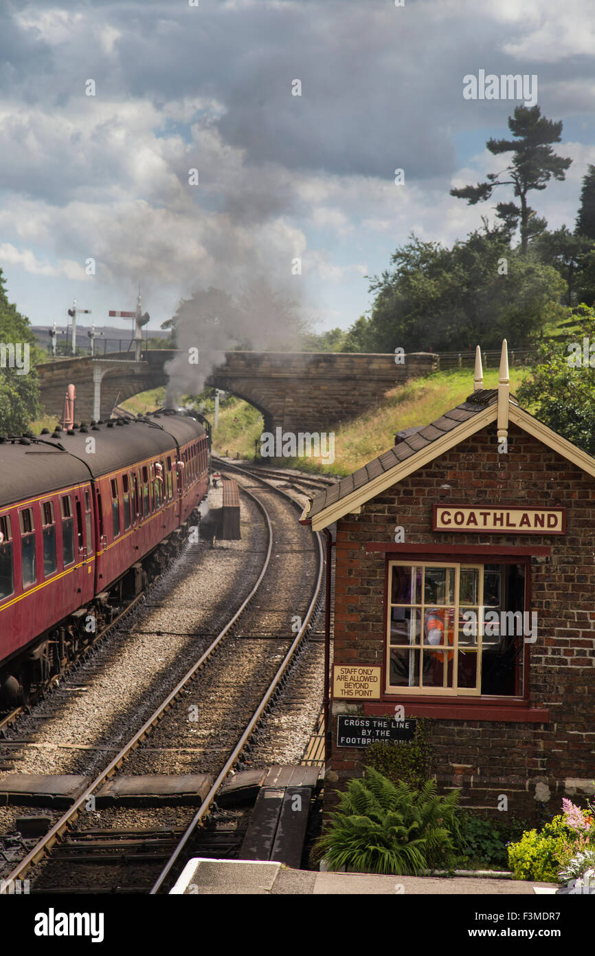 Elevated railway steam train hi-res stock photography and images - Alamy