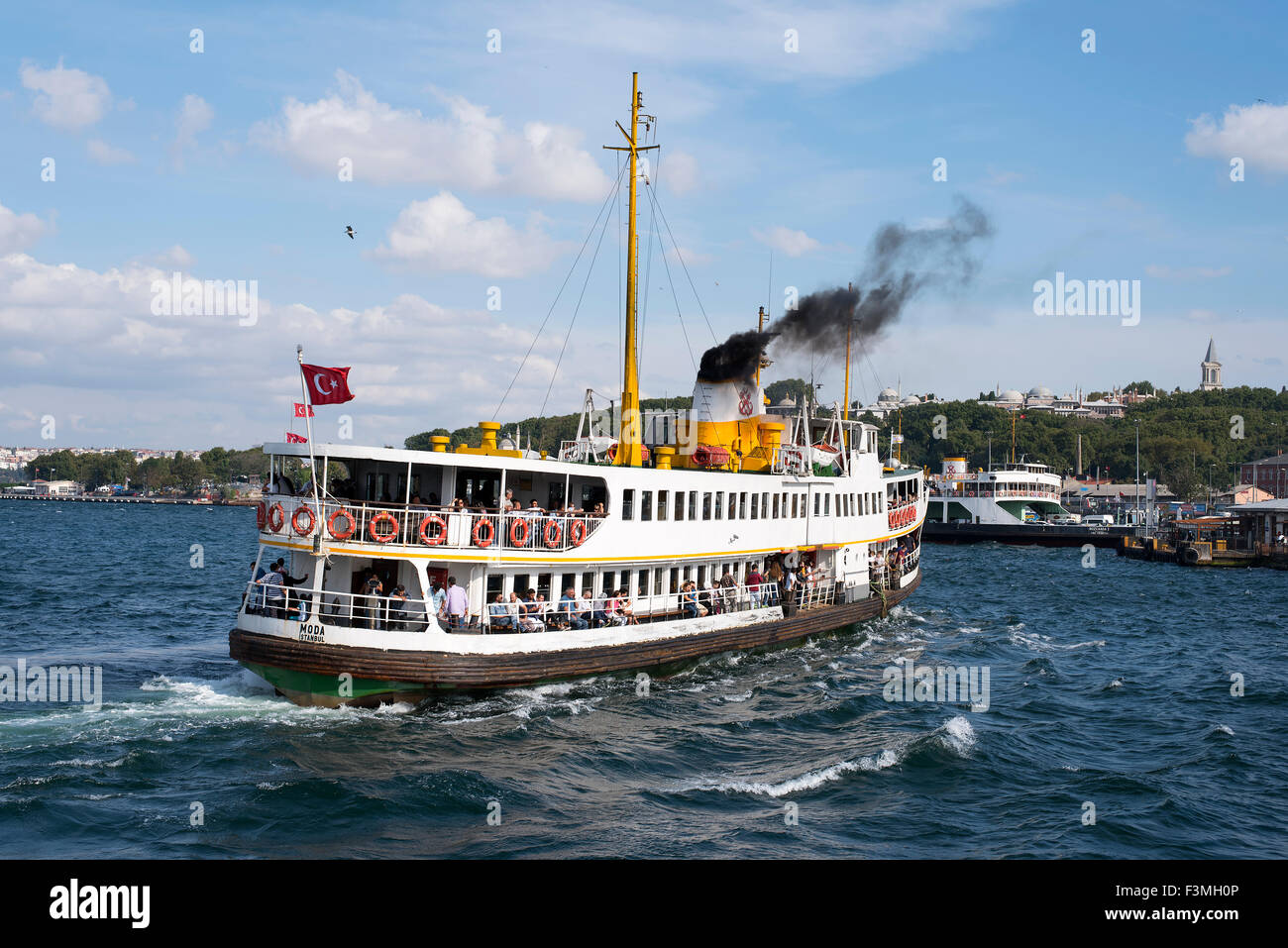 A ferry crossing the Bosphorus, Istanbul, Turkey Stock Photo - Alamy