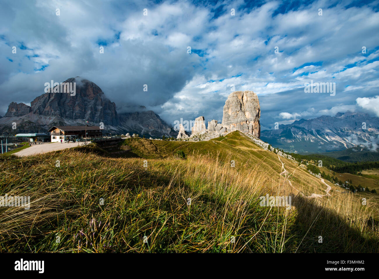 Five torri hi-res stock photography and images - Alamy