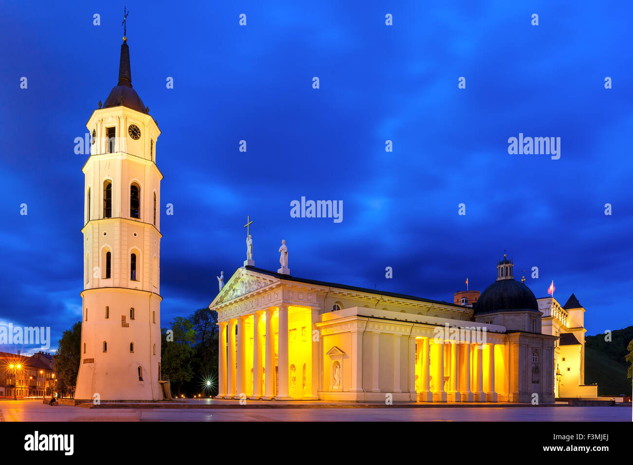 Vilnius cathedral hi-res stock photography and images - Alamy