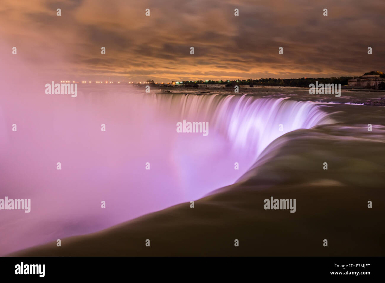 Distance niagara falls hi-res stock photography and images - Alamy