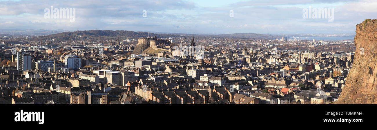 Panoramic image edinburgh castle hi-res stock photography and images ...