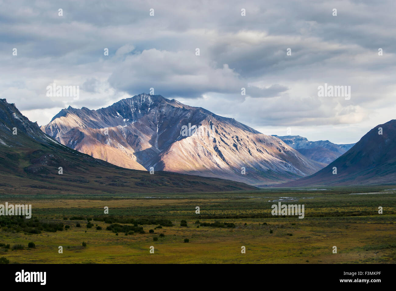 Noatak river basin hi-res stock photography and images - Alamy