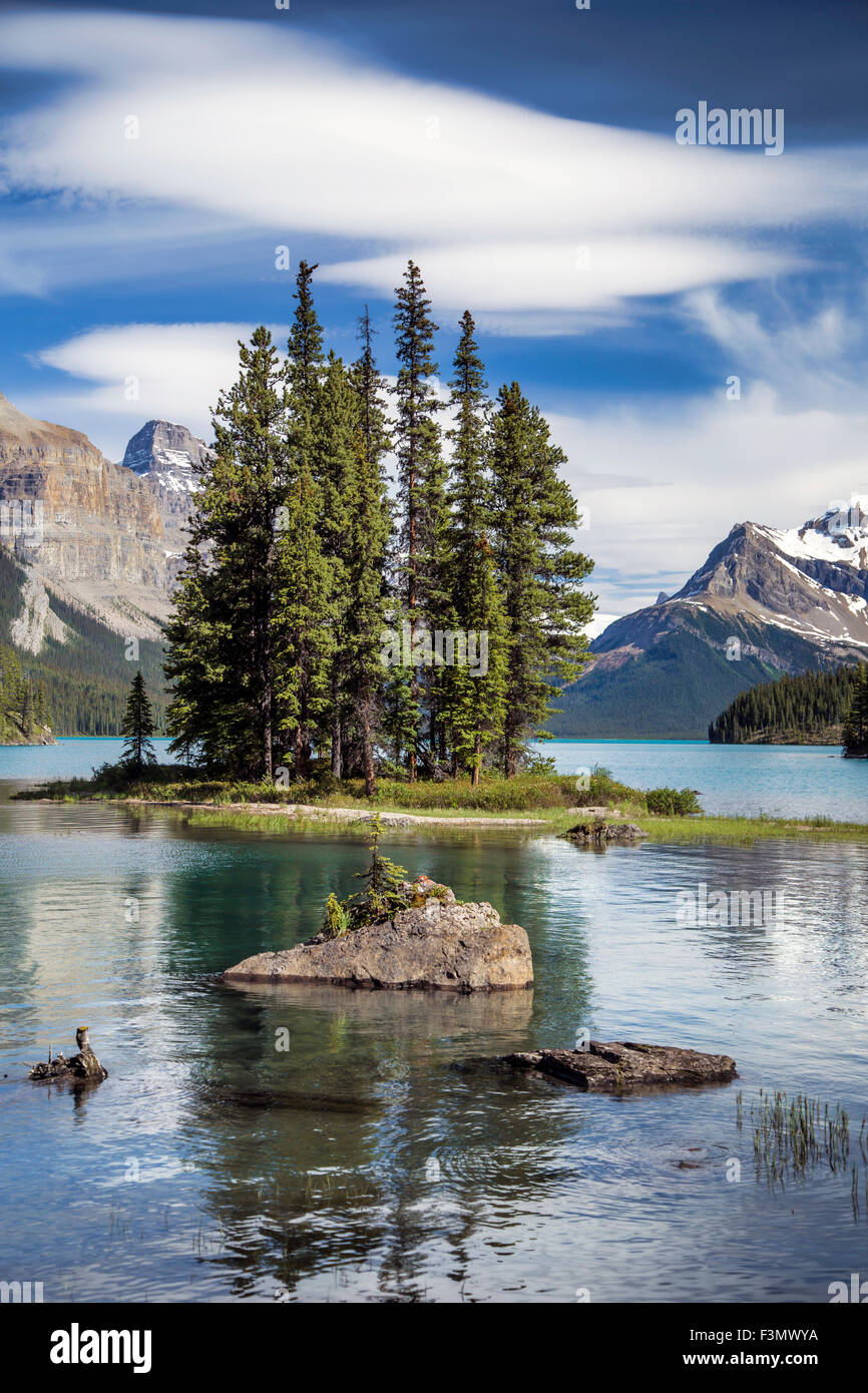 Famous and iconic, Spirit Island in all her glory Stock Photo - Alamy