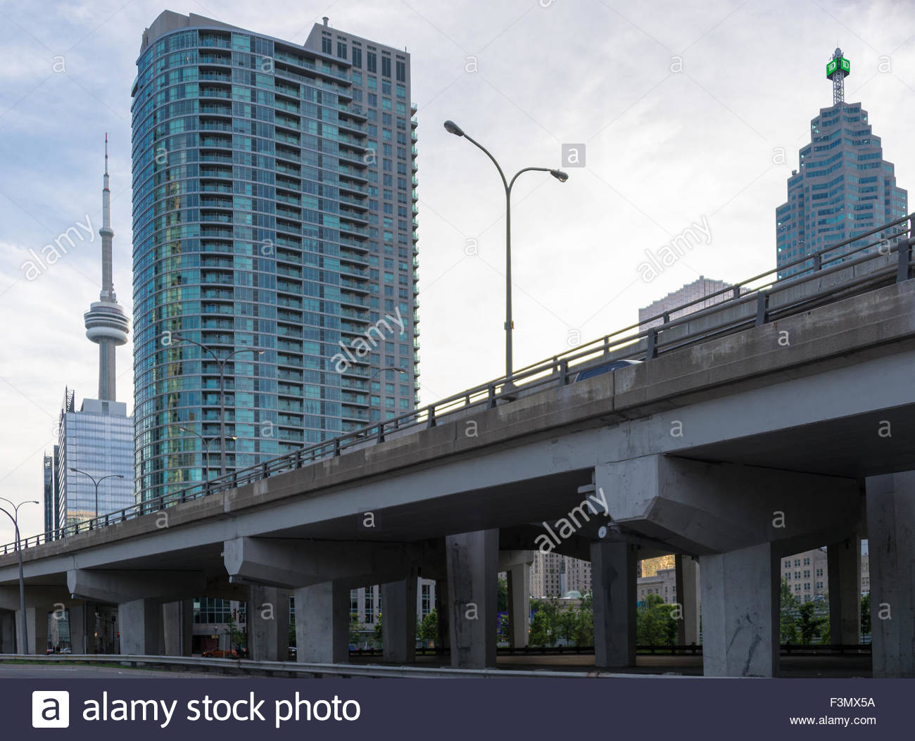 Gardiner Expressway Stock Photos & Gardiner Expressway Stock Images - Alamy