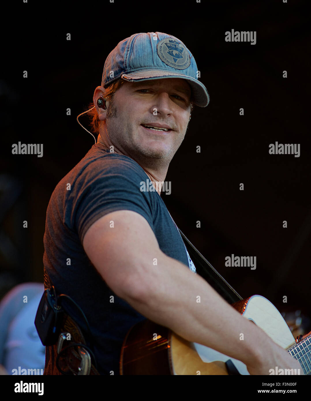 Country music charts hi-res stock photography and images - Alamy